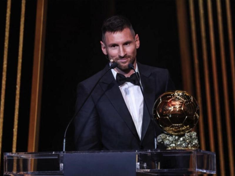 Lionel Messi Remporte le Ballon d'Or 2023 : Huitième Couronne pour le ...